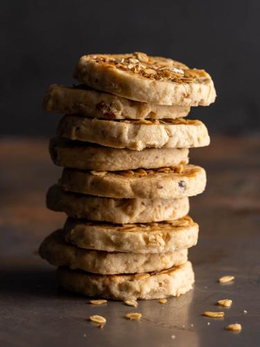Recipes - Dawn’s Toasted Oat Shortbread | Breville